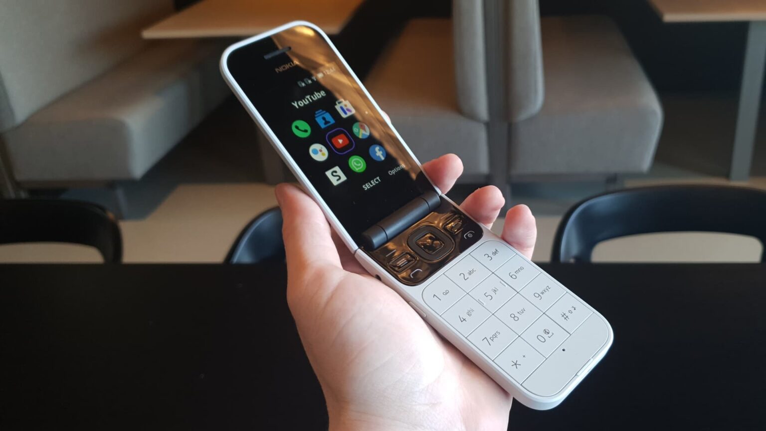 Nokia nos traslada a los años 90 con sus nuevos móviles básicos - Laita ...